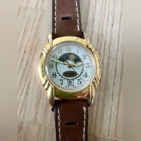 times square | Accessories | Vintage Times Square Ladies Gold Tone Moon ...